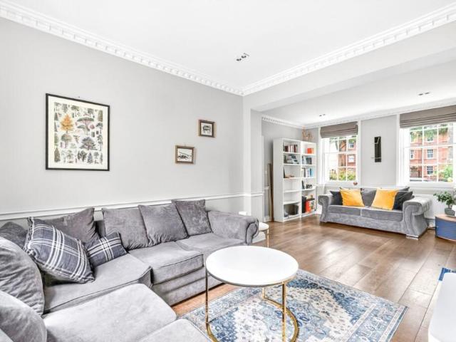 house for rent in Kennington Road, SE11 6SF