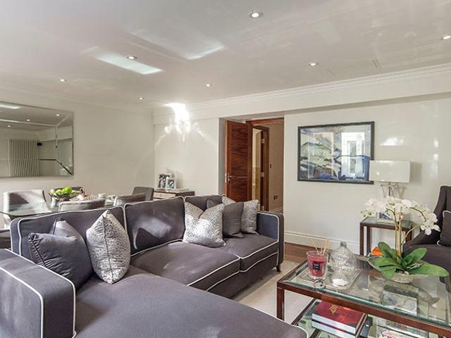 house for rent in Kensington Gardens Square
