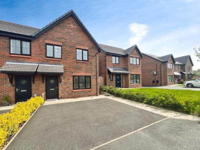 house for rent in Keegan Drive, M28 1GF