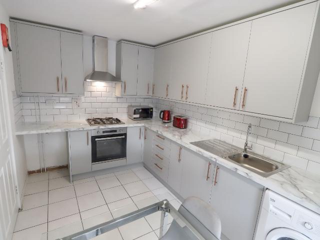 house for rent in Kimbolton Close, SE12 0JH