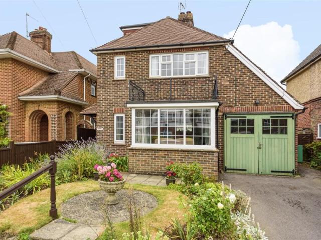 house for rent in King George Avenue, GU32 3EU