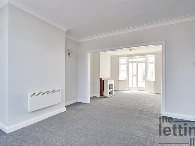 House for rent in Kilvinton Drive, Enfield, Middlesex, EN2 0BE