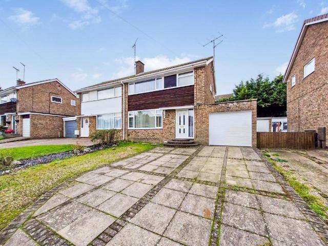 house for rent in Lancaster Road, NN14 6DW