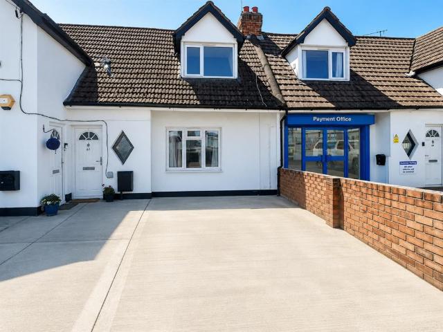 house for rent in Lake Avenue, SL1 3BY