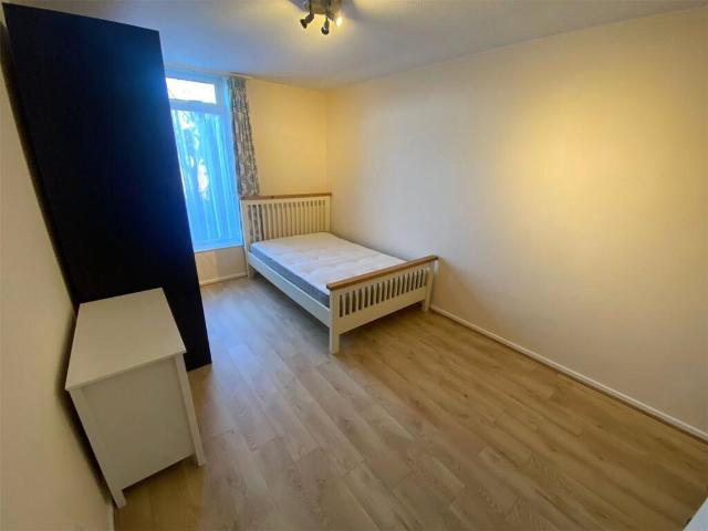house for rent in Lauradale, RG12 7DT