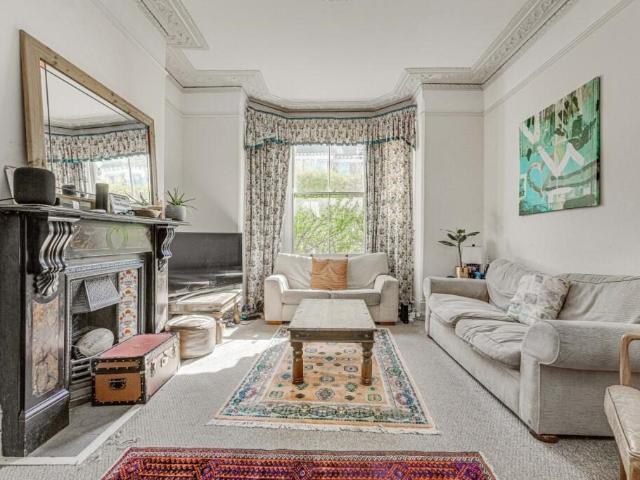 house for rent in Leathwaite Road, SW11 6RT