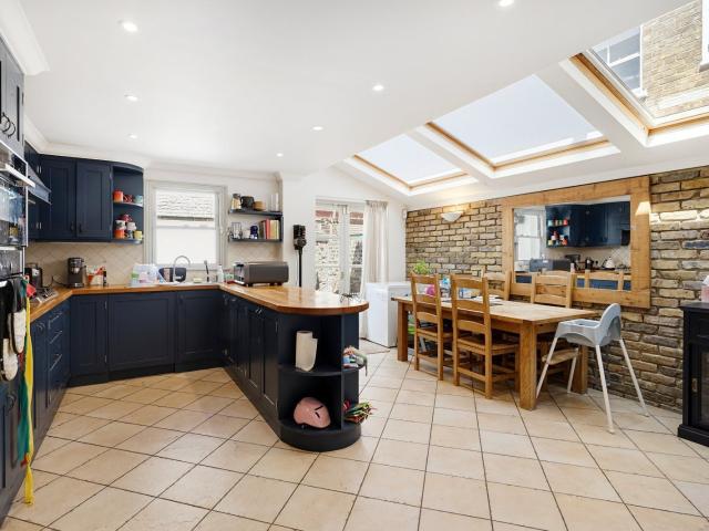 house for rent in London SW6 7BS Letterstone Road