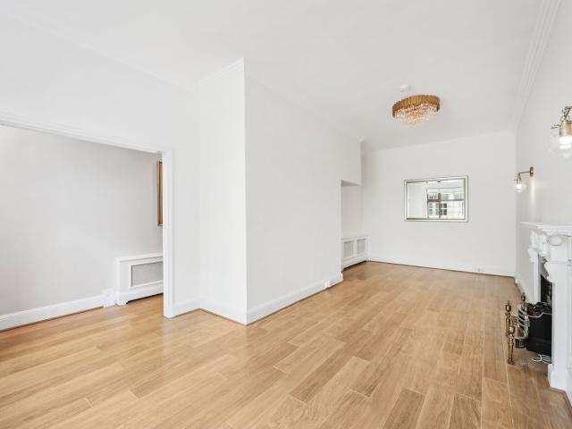 house for rent in London SW7 2PR Princes Gate Mews