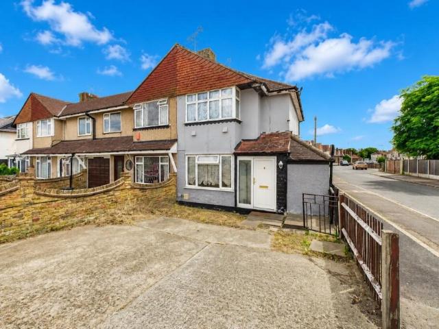 house for rent in London Road, TW14 8RW