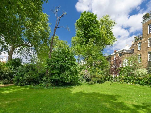 house for rent in London W11 3AG Lansdowne Road, Notting Hill