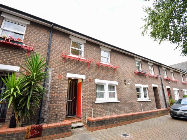 house for rent in Lockesfield Place, Canary Wharf, London, E14 3AH