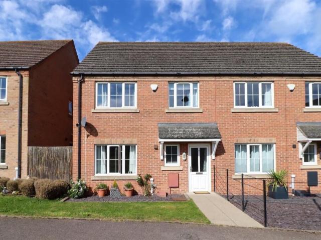 house for rent in Lupins Close, CB6 1FN