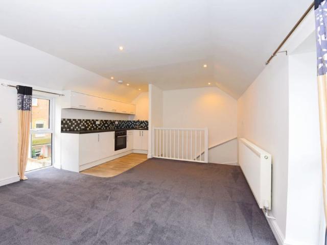 house for rent in Lynchford Road, Farnborough, GU14
