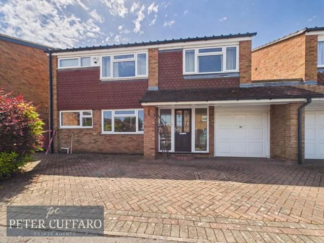 house for rent in Lyttons Way, EN11 9NH