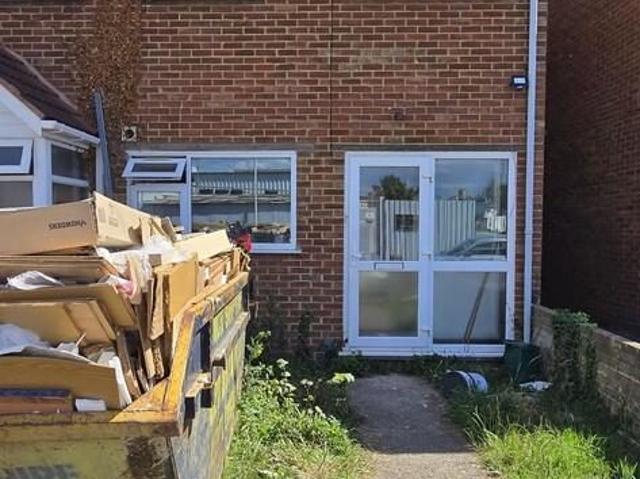 house for rent in Manor Lane, UB3 5EG
