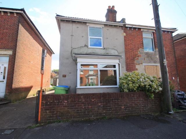 house for rent in Macnaghten Road, SO18 1GJ