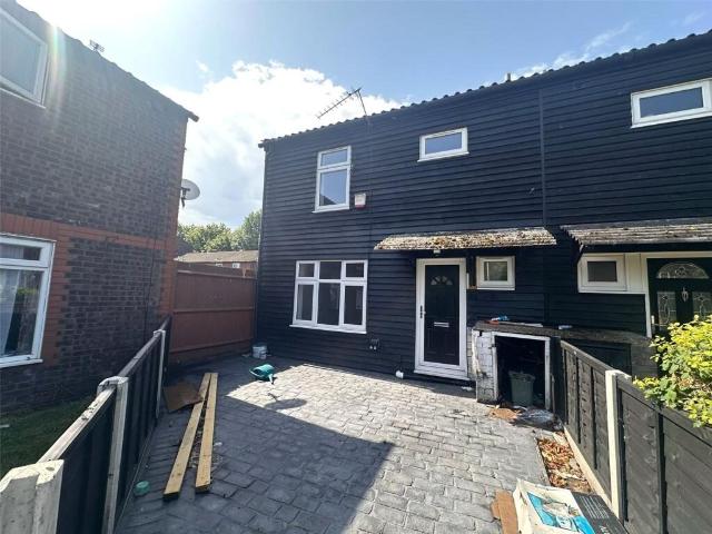 house for rent in Maple Close, UB4 9NH