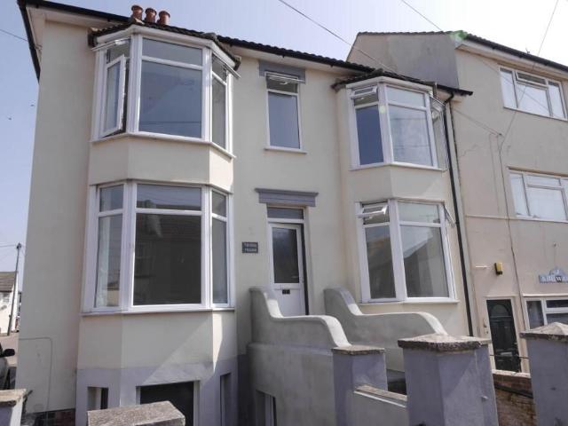 house for rent in Maria Street, CO12 3HT