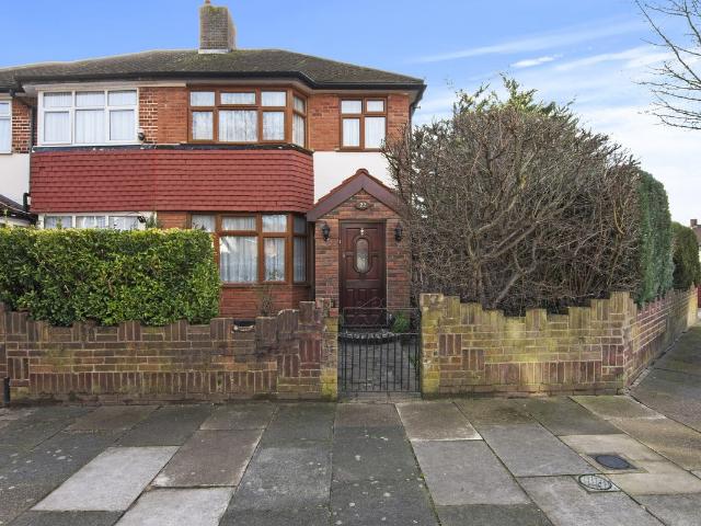 house for rent in Maypole Crescent, Ilford, IG6