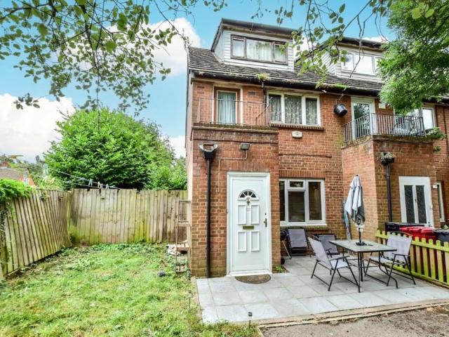 house for rent in Mead Avenue, SL3 8JA