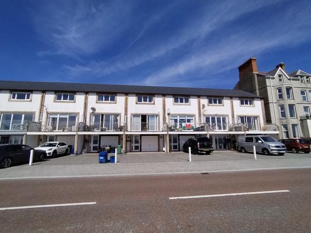 house for rent in Min Y Traeth, Pwllheli