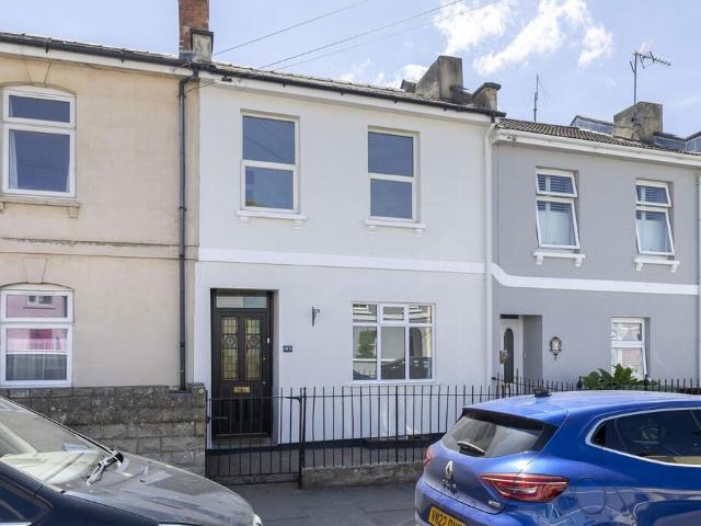 house for rent in Naunton Crescent, GL53 7BE