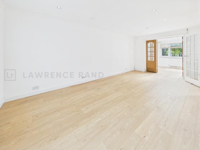 house for rent in Newnham Avenue, Ruislip, HA4 9RN