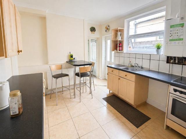 house for rent in North Road, CF10 3DZ