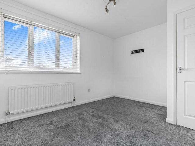 house for rent in Northfield Road, TW18 2SP