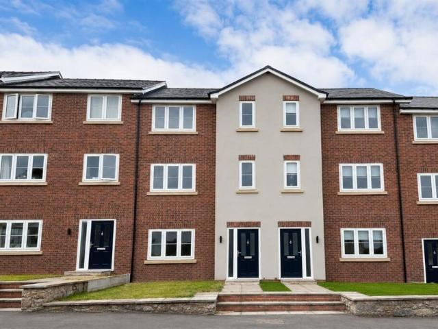 house for rent in Old Chester Road, CH8 7FN
