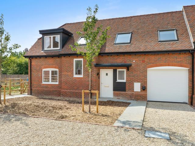 house for rent in Old Nursery Place, Askett, HP27