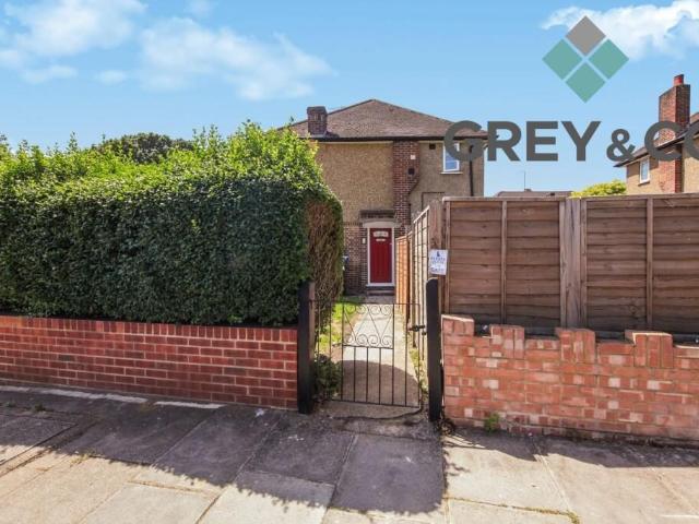 house for rent in Oldfield Lane North, UB6 0EW