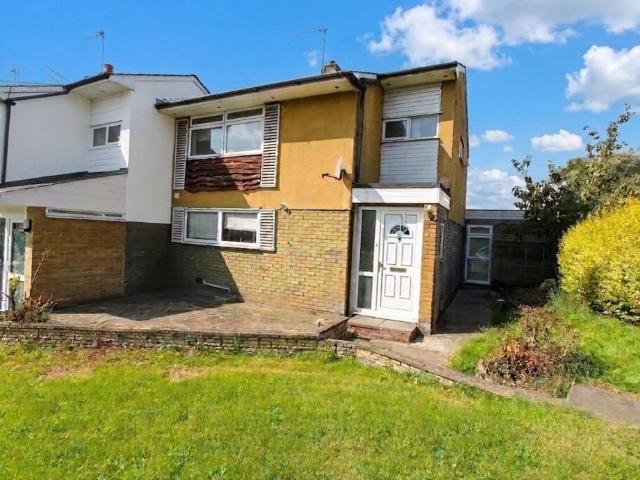house for rent in Otter Gardens, AL10 8PN
