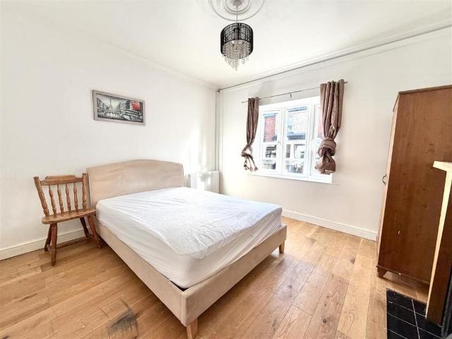 house for rent in Oxford Street, CV21 3NE