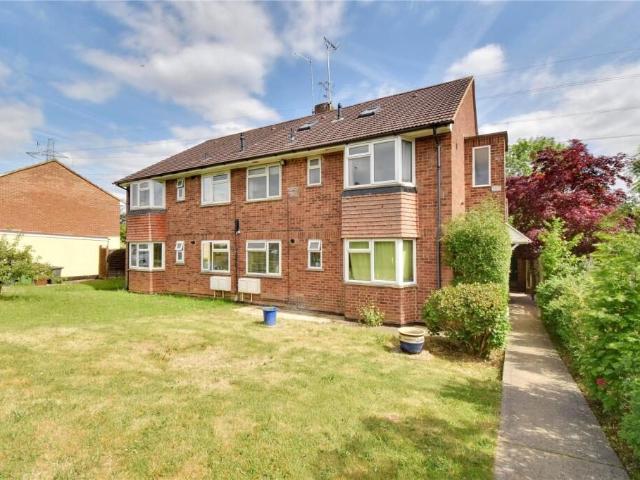 house for rent in Park Avenue, WD23 2BD