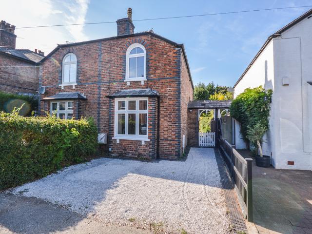 house for rent in Park Road, Hale, Altrincham