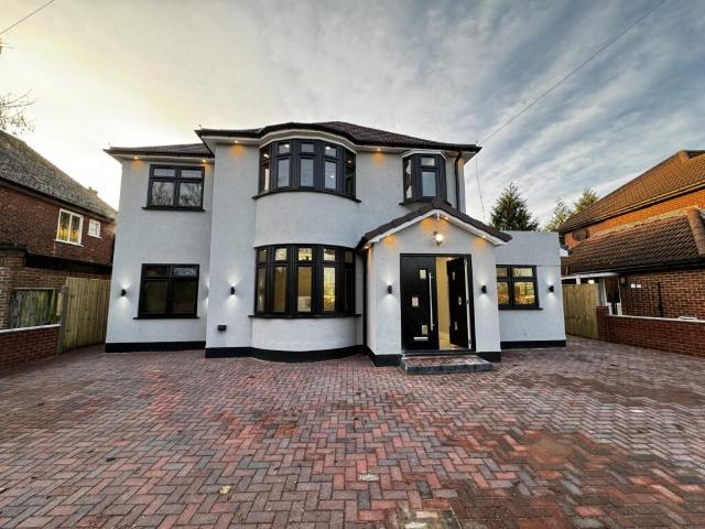 house for rent in Park Road, UB8 1NR