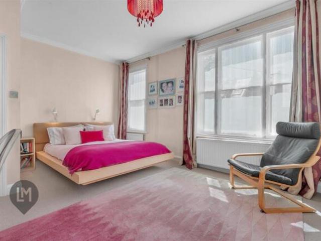 House for rent in Parkwood Road, London, SW19