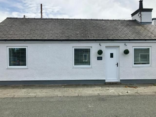 house for rent in Pen Y Bont, Llanddeusant