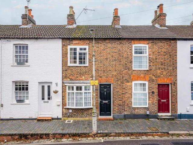 house for rent in Portland Street, AL3 4RA