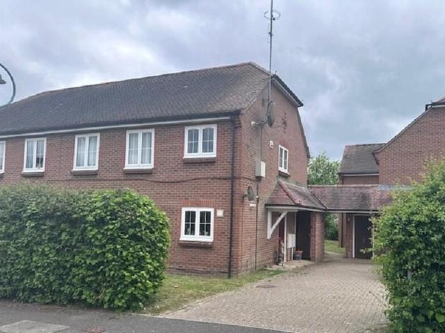 house for rent in Platts Meadow, RH14 9HX