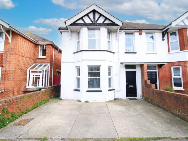 house for rent in Property, BN22 8EL