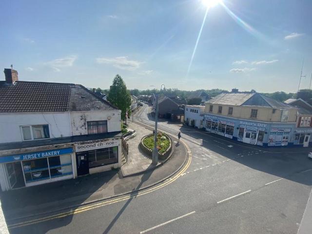 house for rent in Property, CF32 9BA