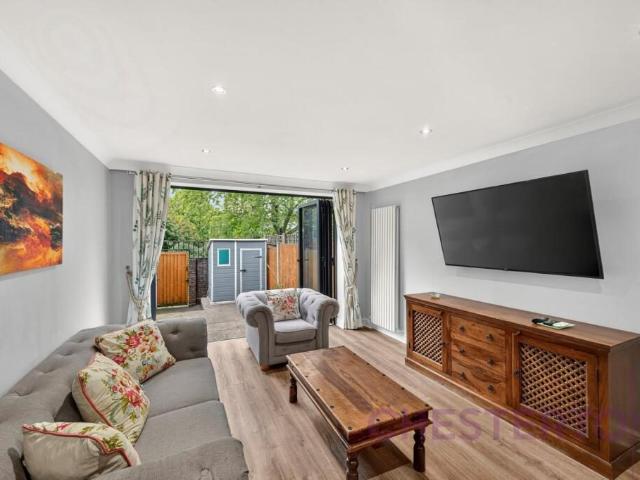 house for rent in Property, E14 8HT