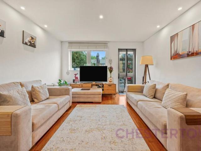 house for rent in Property, E14 9UR