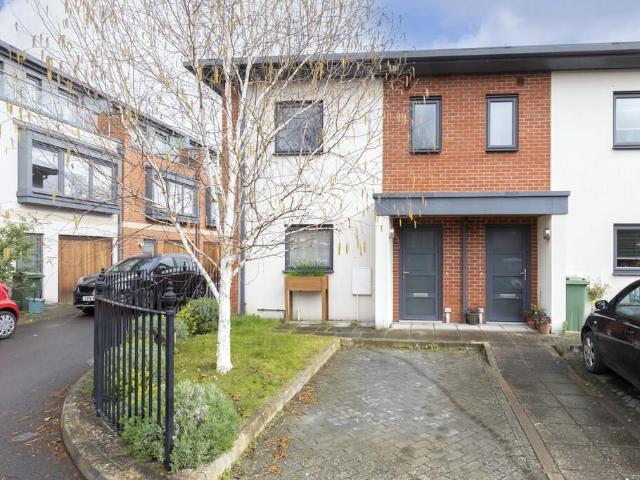 house for rent in Property, GL50 3LX