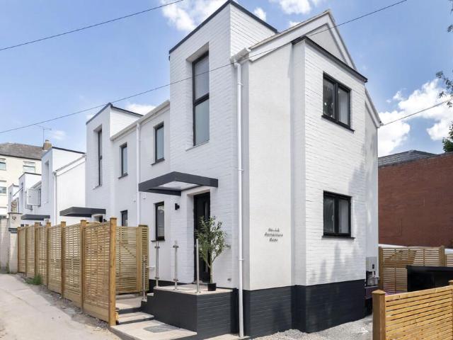 house for rent in Property, GL53 7FJ