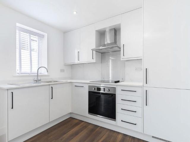house for rent in Property, GL53 7FJ