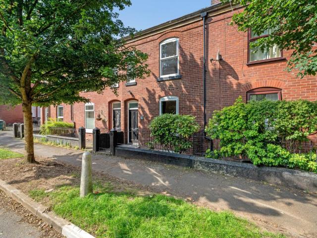 house for rent in Property, M25 1JL