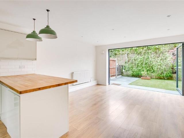 house for rent in Property, N16 0BQ